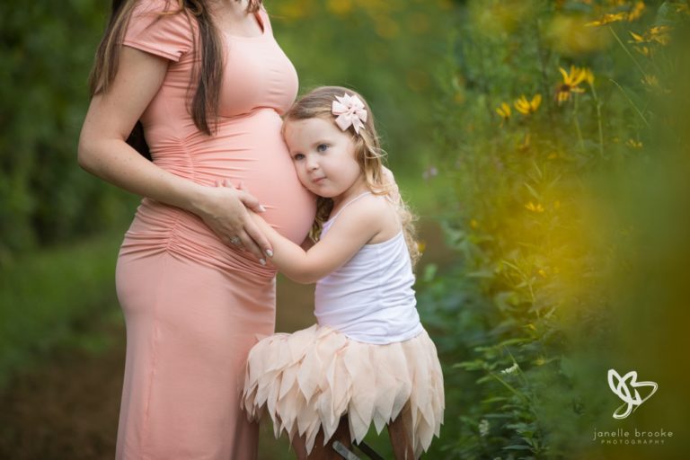 The Ciaccio Family Summer Maternity Session | Janelle Brooke ...